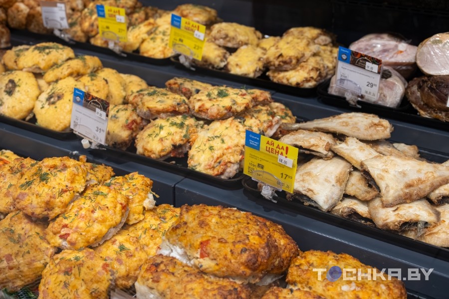 Суши-торт и копченый карп: как без готовки собрать необычный стол к празднику | tochka.by